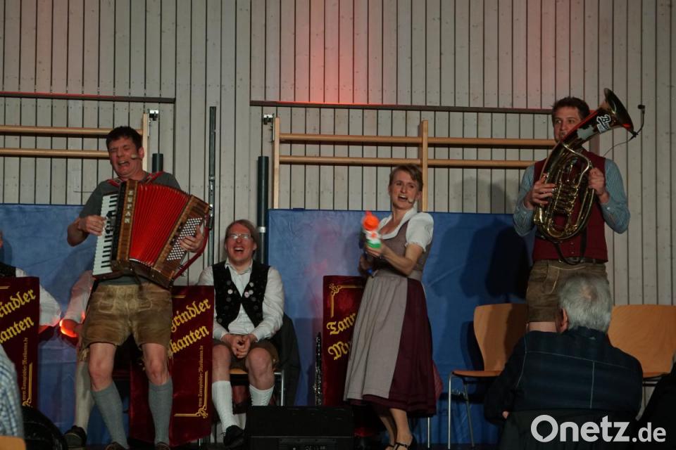 Tanngrindler und Bauernseufzer begeistern in Dürnsricht mit Couplets ...