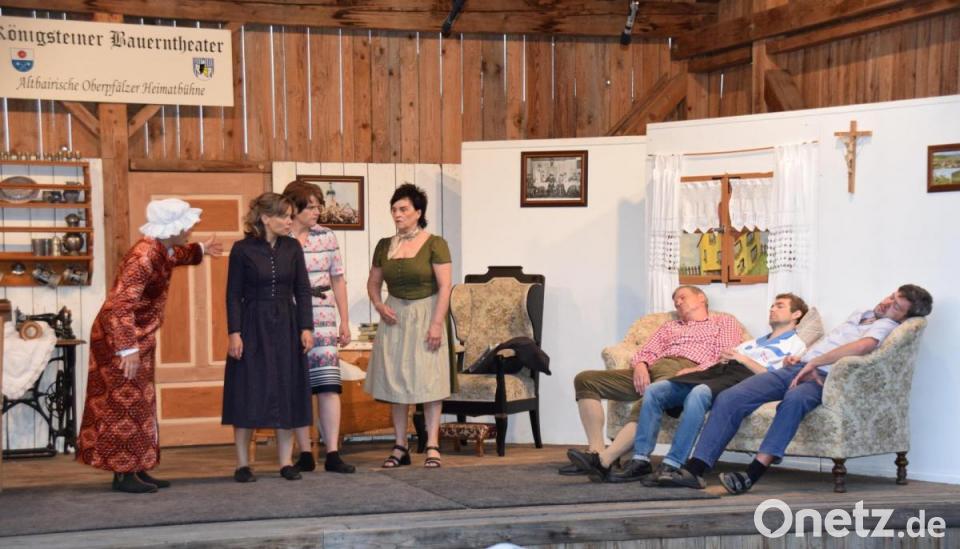 In Unterhaxenbach gehen die Uhren anders: Amüsantes Bauerntheater | Onetz