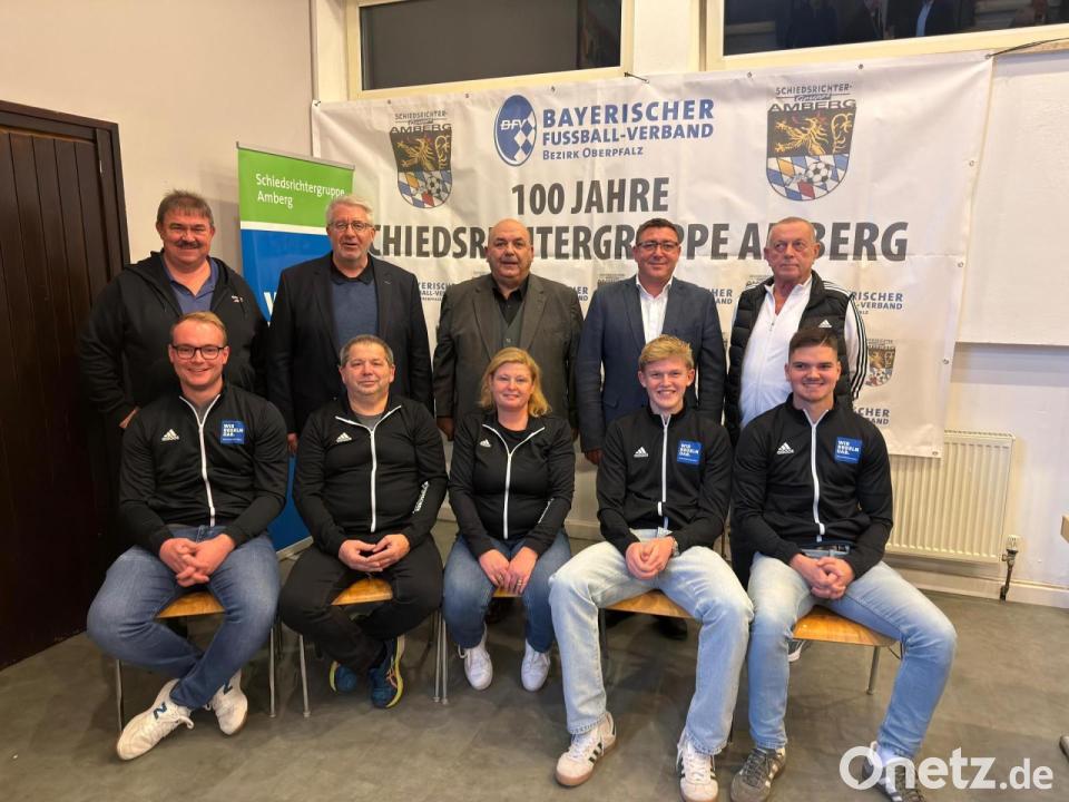 Generationenwechsel eingeleitet: Schiedsrichtergruppe Amberg steht vor Veränderungen | Onetz