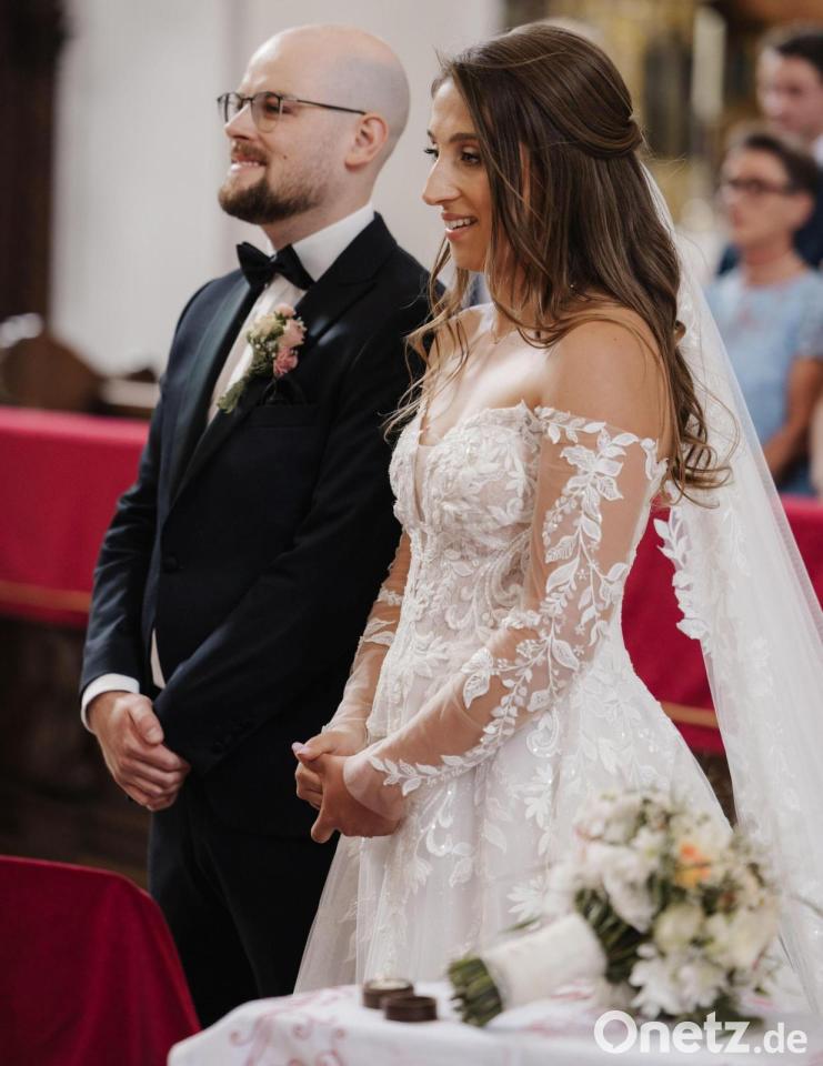 Kevin und Esther Luber feiern kirchliche Hochzeit in Amberg | Onetz