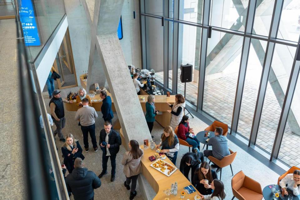 IGZ rollt Bewerbern und Gästen den roten Teppich aus | Onetz