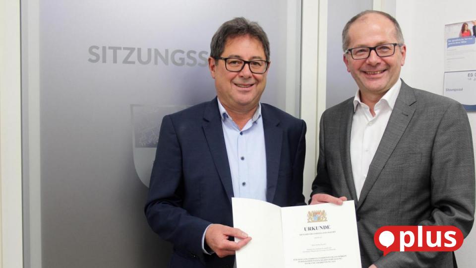 Kommunale Dankurkunde: Ehrung für Stefan Prechtl nachgeholt | Onetz