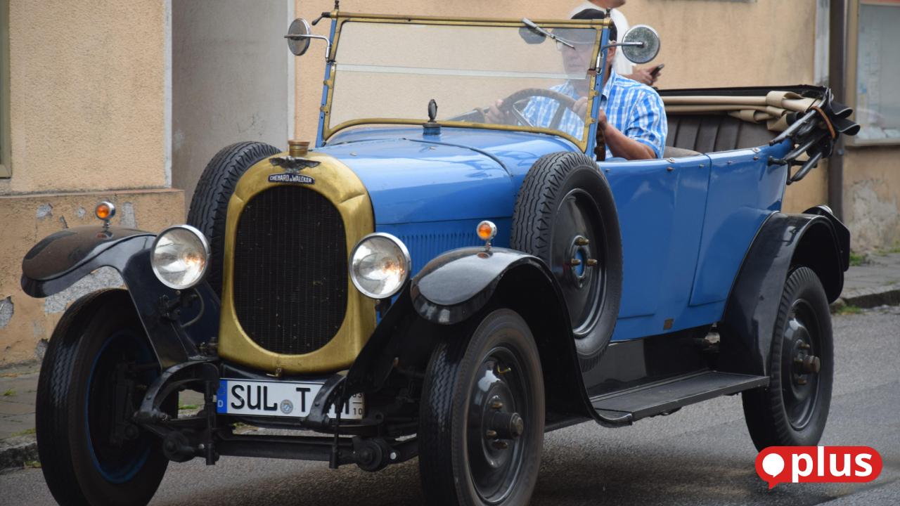 Oldtimer-Treffen in Hohenburg begeistert Fans betagter Fahrzeuge | Onetz