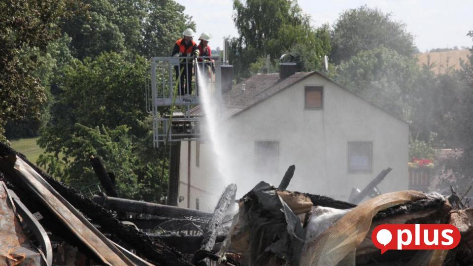 Knapp eine Million Euro Schaden nach Feuer in Vierseithof bei Mähring | Onetz