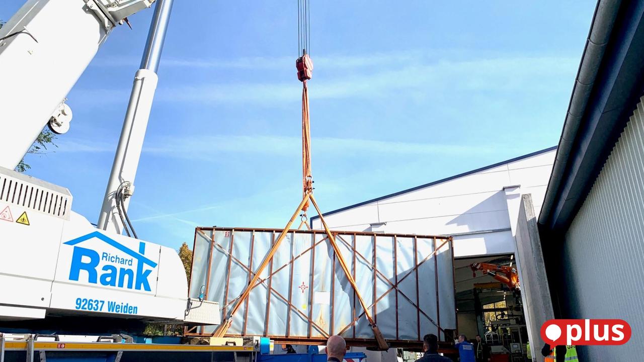 Riesenmaschine für Werk Flossenbürg: Gießerei 595 Solutions investiert ...