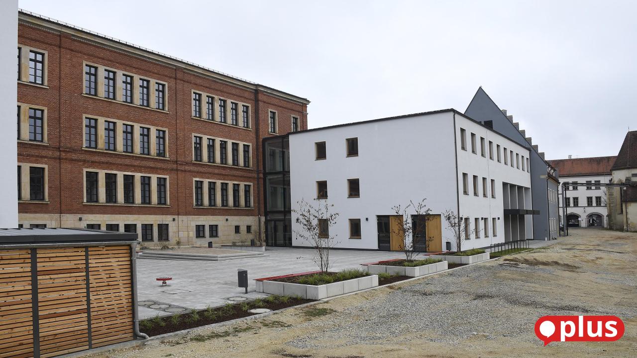 Kann die Wirtschaftsschule Amberg bald mit einer fünften Klasse starten ...