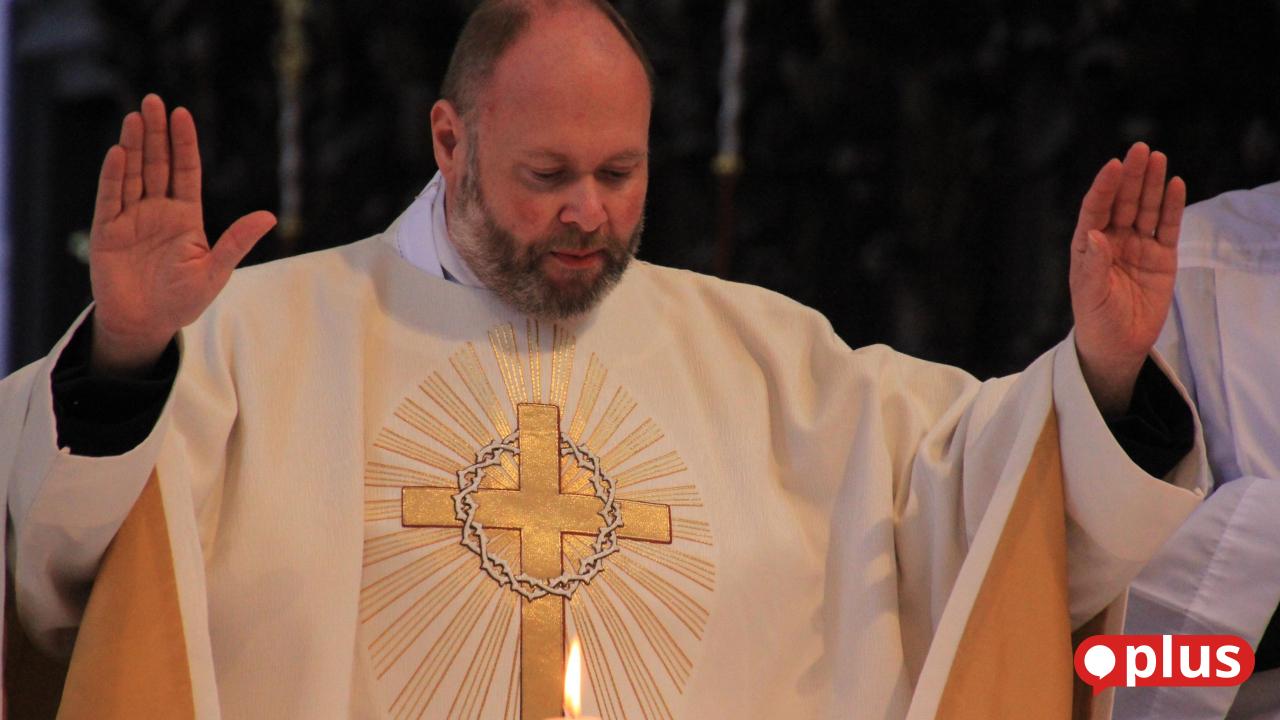 Pater Augustinus feiert mit Freude und Dankbarkeit Primiz in der ...