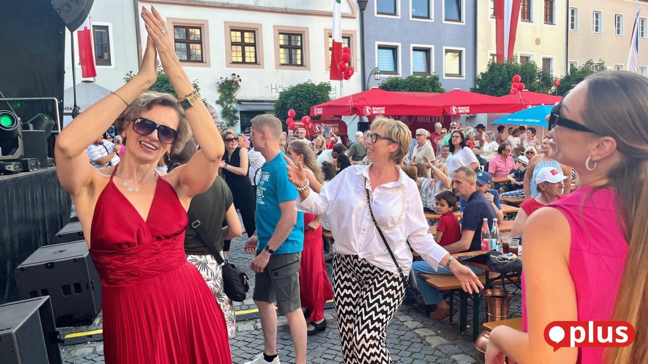Besucher des Weidener Bürgerfests trotzen am Sonntag der Hitzewelle | Onetz