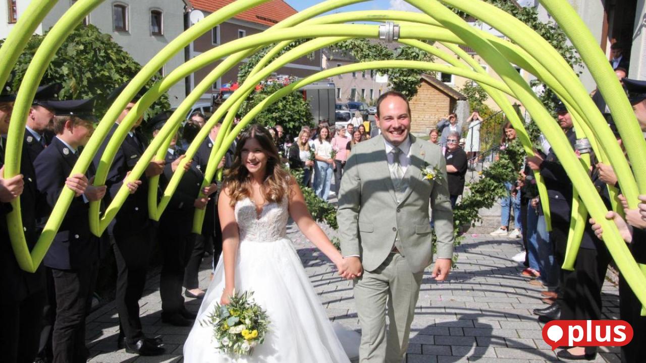 Plößberger Faschingspräsidentin Lisa Gebert und Schirmitzer Philipp ...
