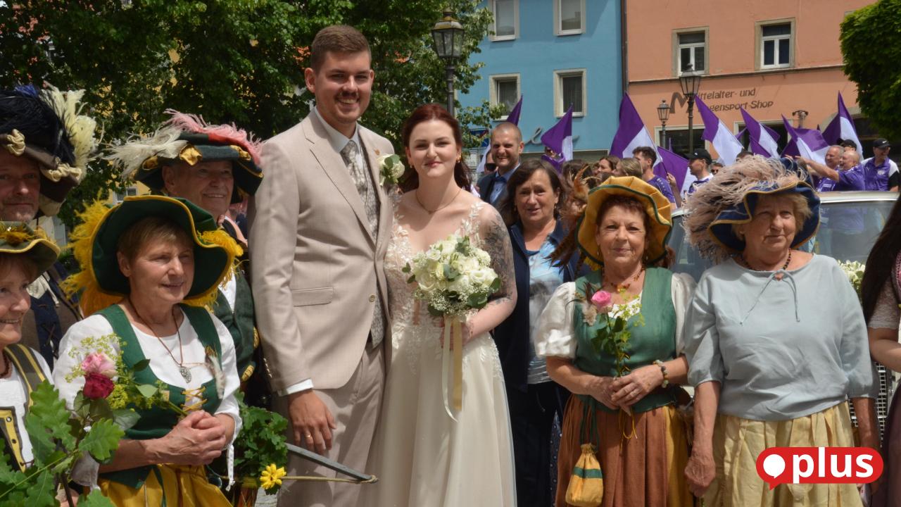 Lea Ertl und Lukas Klinger geben sich in Vohenstrauß das Jawort | Onetz