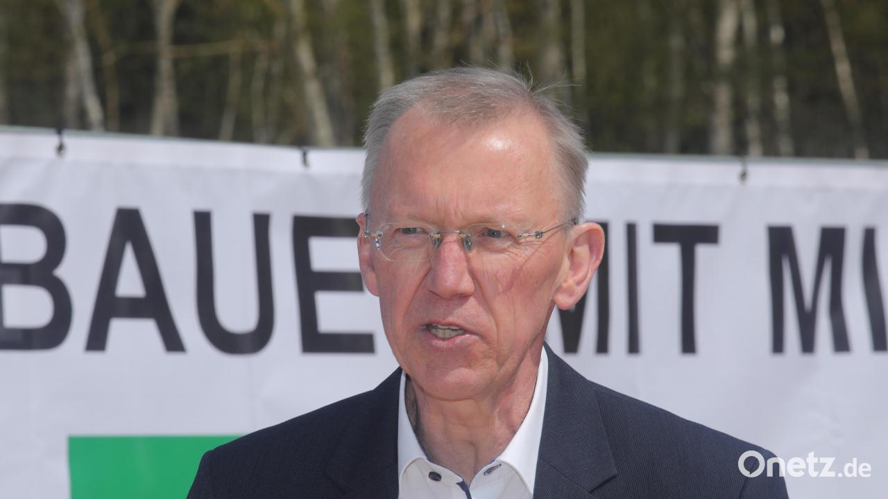 Aktive Truppe der Saltendorfer Feuerwehr verabschiedet Jakob Mutzbauer ...