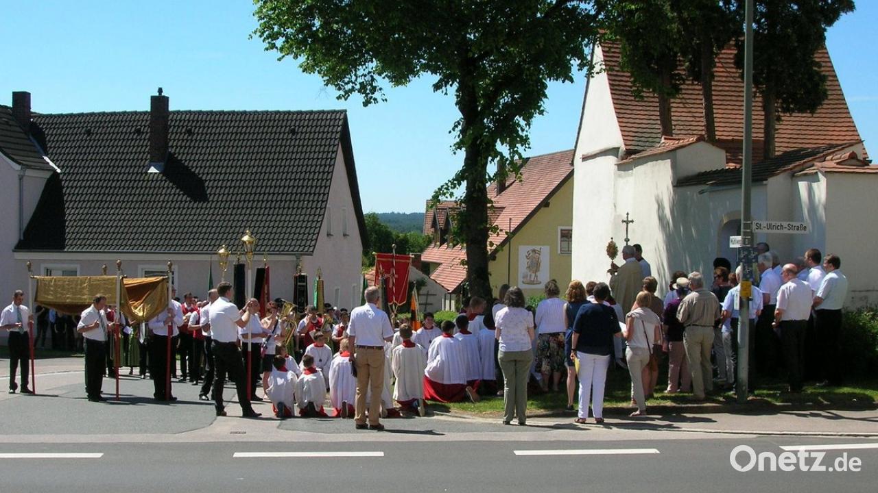Mit dem Allerheiligsten durch die Fluren um Dürnsricht | Onetz
