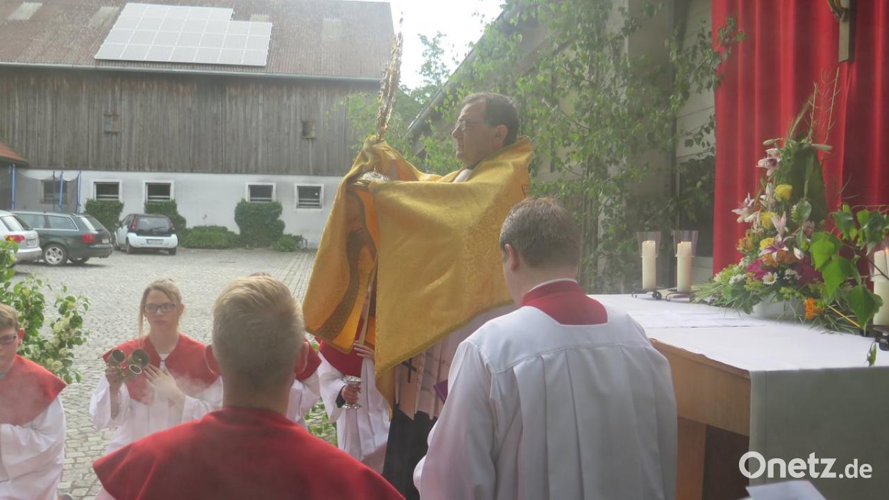 Flurprozession der Pfarrei Kemnath nach Eisersdorf: Gebete in den Fluren | Onetz