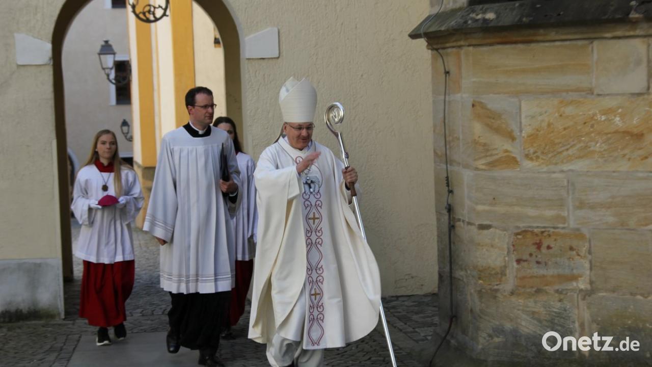 Patroziniumsfest in St. Georg mit Besuch von Rudolf Voderholzer und Rekorden: 4500 Bratwürste ...