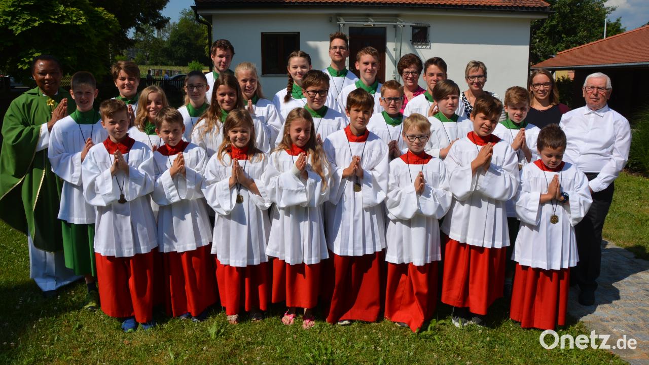 Acht neue Ministranten | Onetz