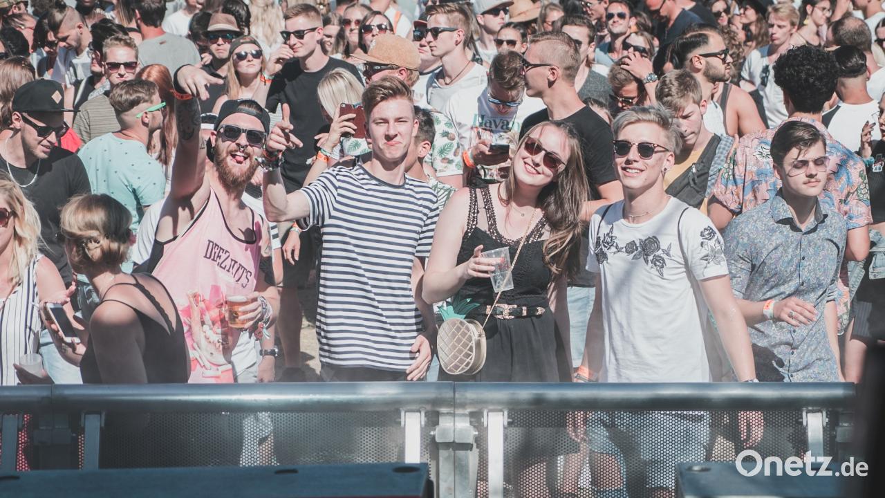 3000 Techno-Fans heben ab | Onetz