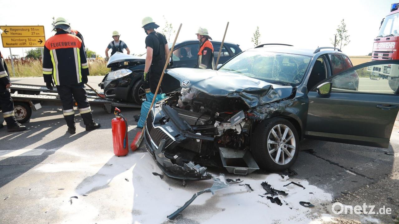 Fünf Verletzte nach Unfall auf der B8 | Onetz