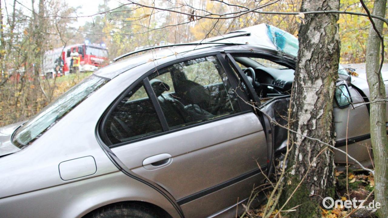 Schwerer Verkehrsunfall auf der B22 | Onetz