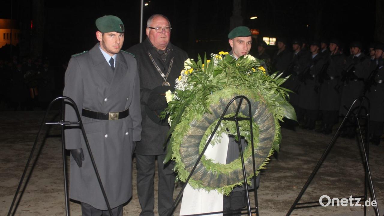 Opfer von Krieg und Gewalt in aller Welt gedacht | Onetz