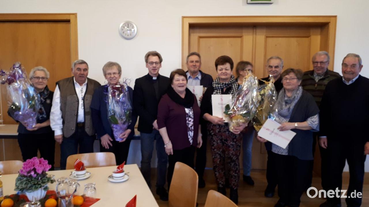 KAB Hahnbach ehrt treue Mitglieder | Onetz