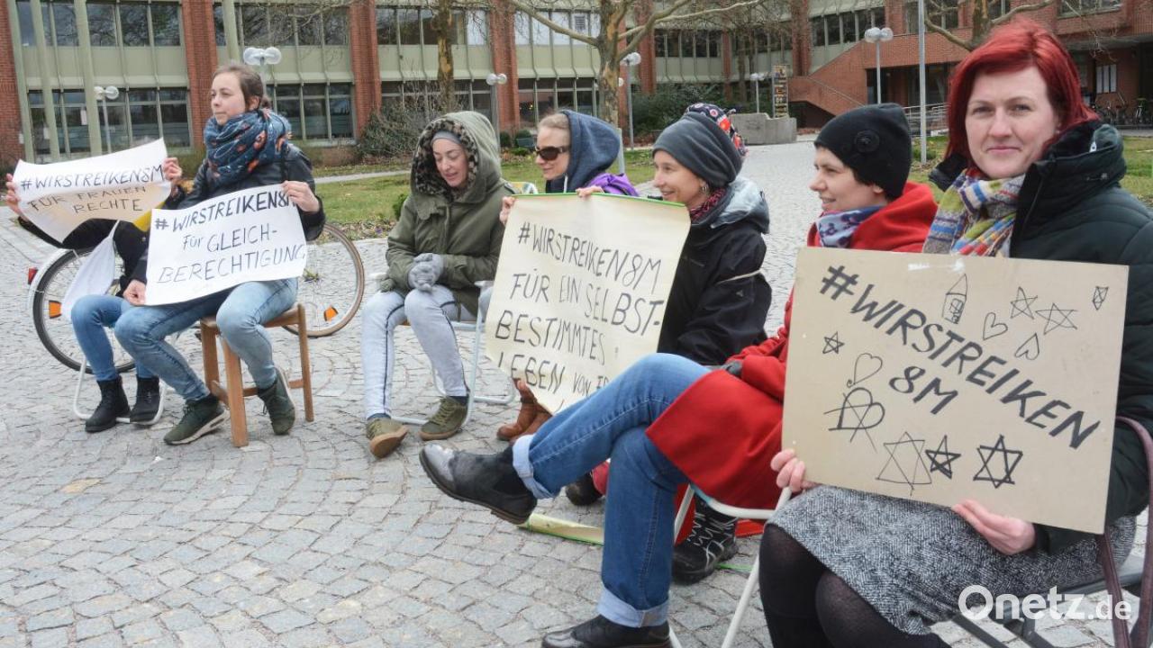 Sitzstreik für Frauenrechte | Onetz