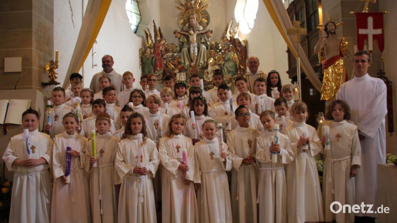 38 Kinder feiern in Hl. Dreifaltigkeit Erstkommunion | Onetz