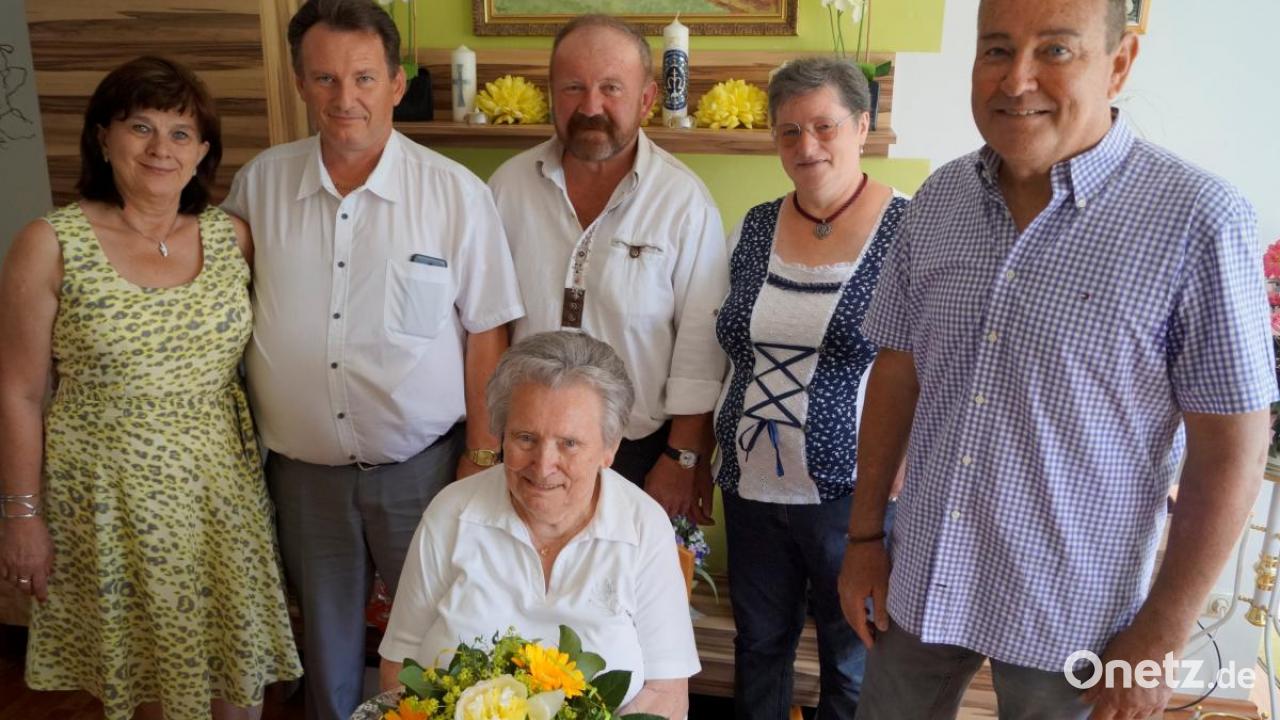 Anna Näger wird 85 | Onetz