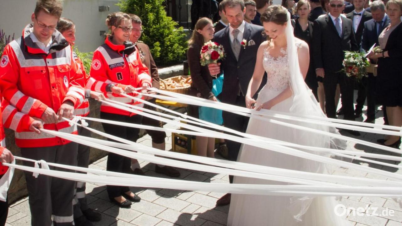 Trauung durch Cousin des Bräutigams | Onetz