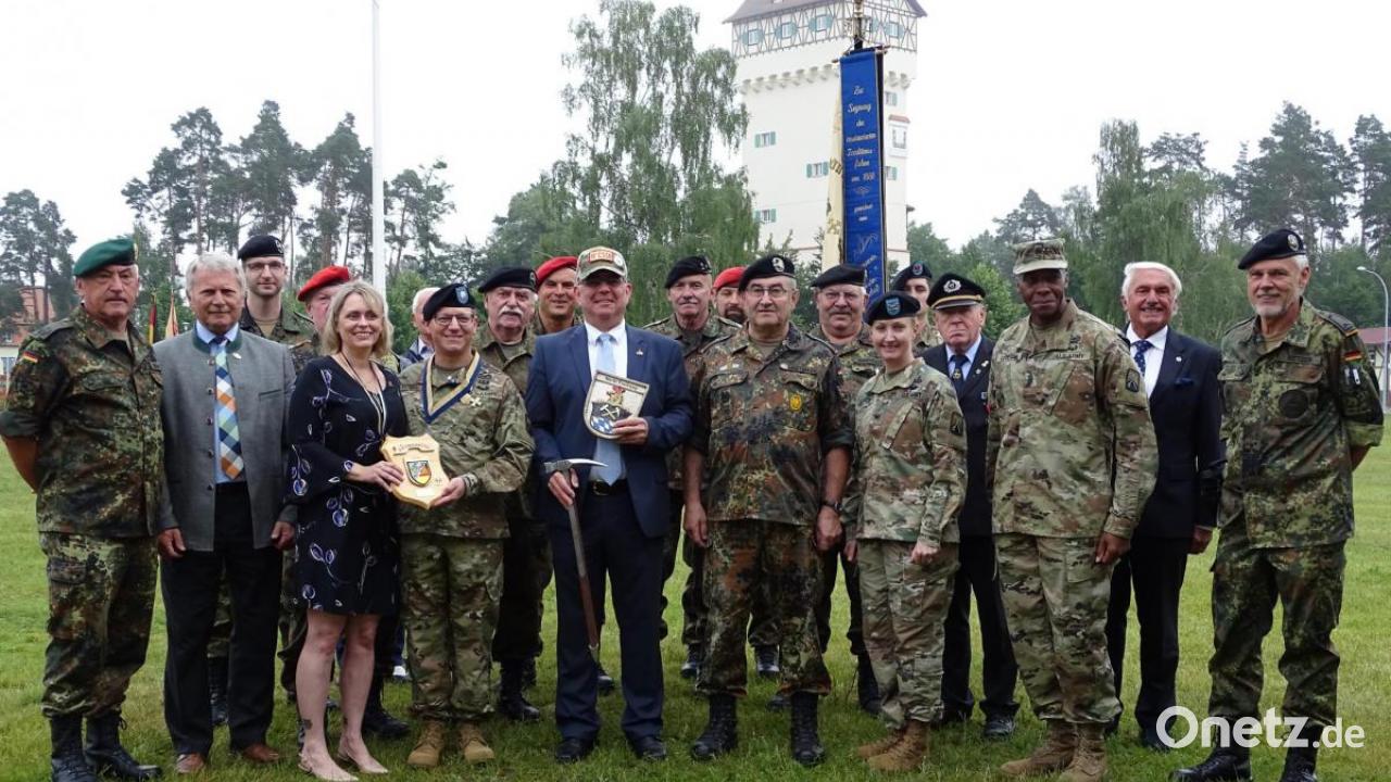 Freihung verabschiedet sich von Lieutenant Colonel Jonathan W. Meisel ...