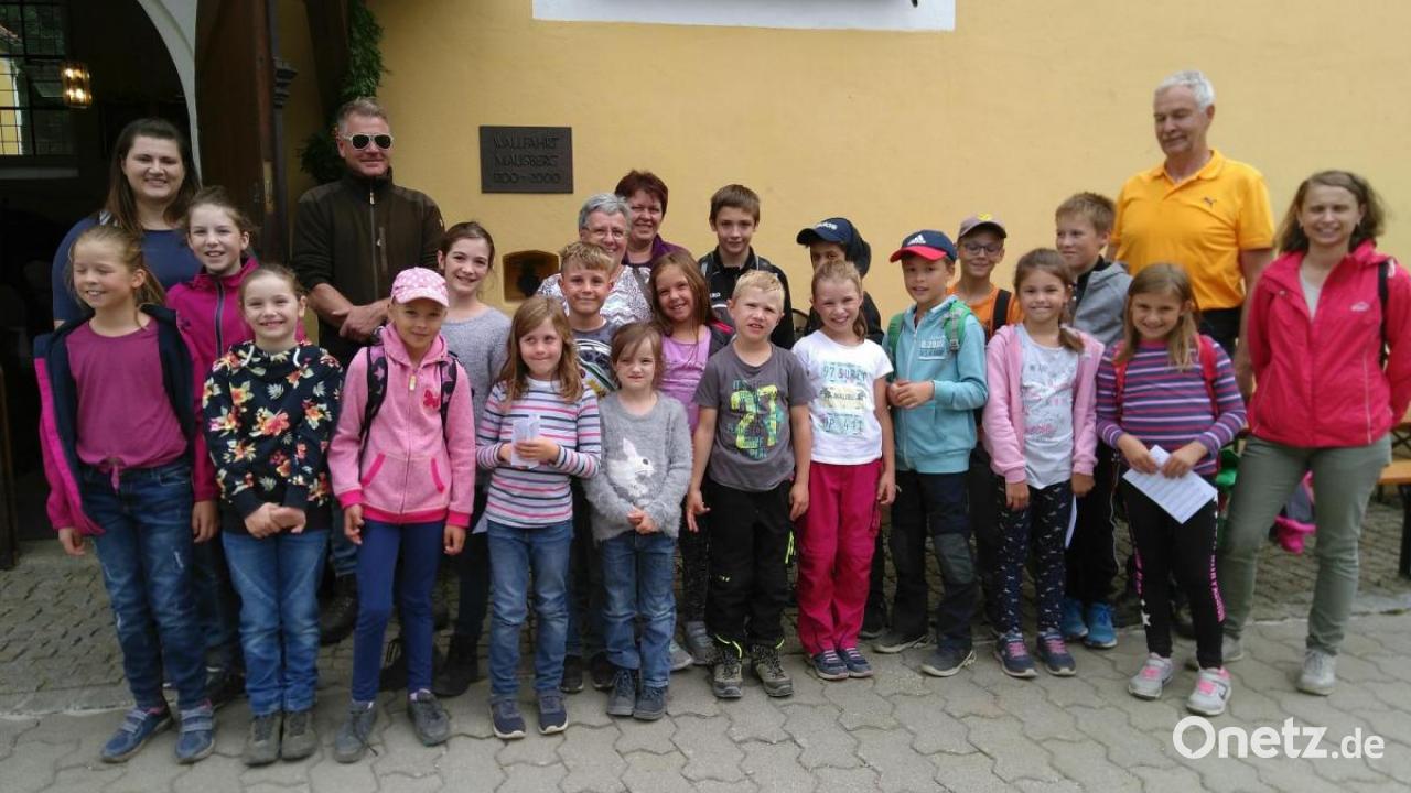 Erste Kinderwallfahrt auf den Mausberg | Onetz