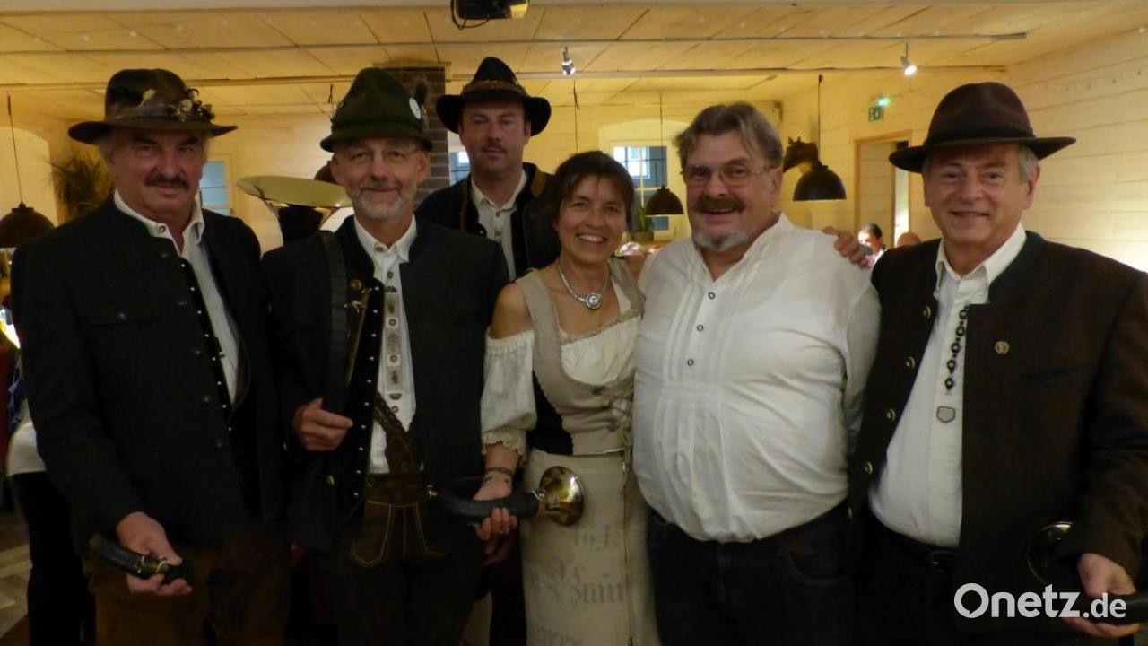 Gäste feiern ihren Wirt | Onetz