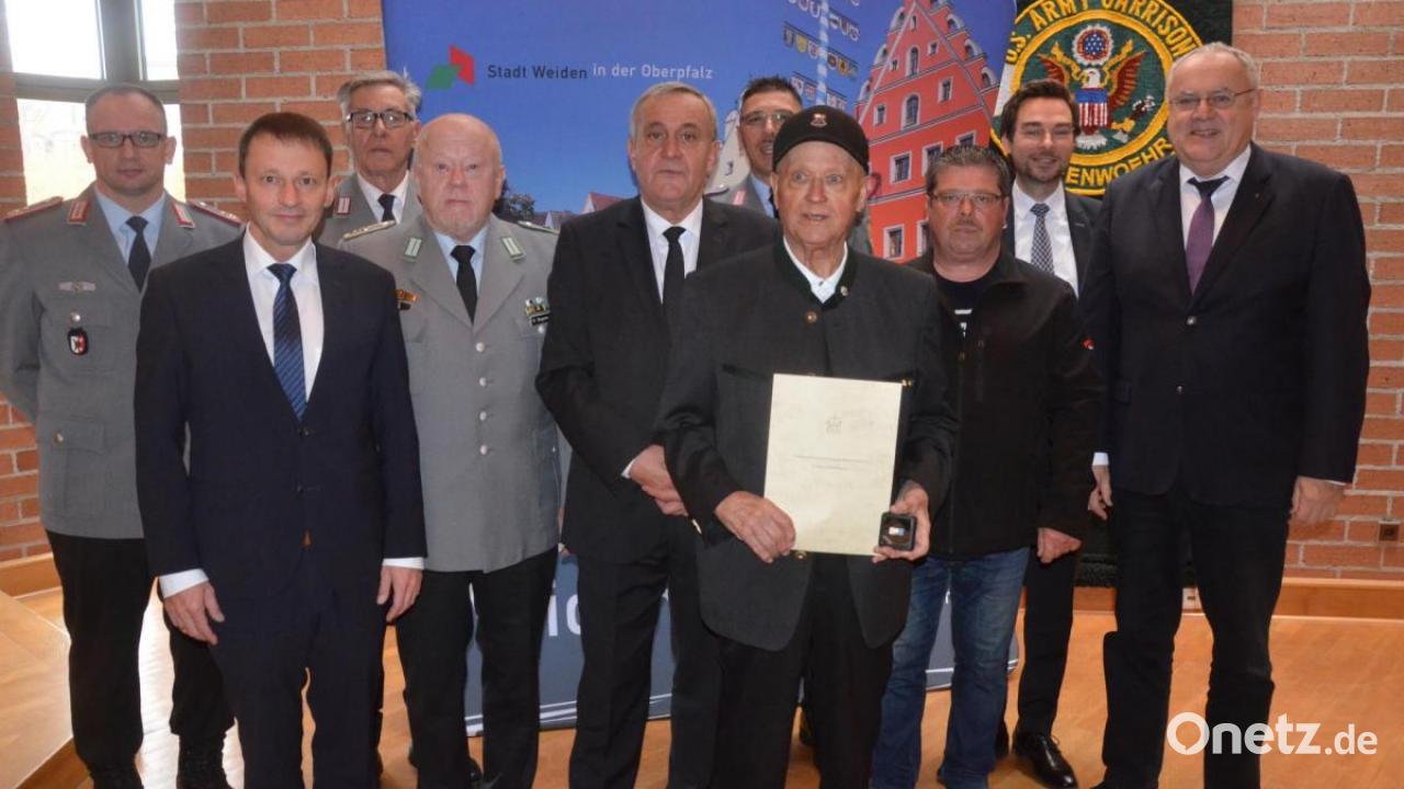 Kriegsgräbersammelaktion: Paul Wendt ausgezeichnet | Onetz