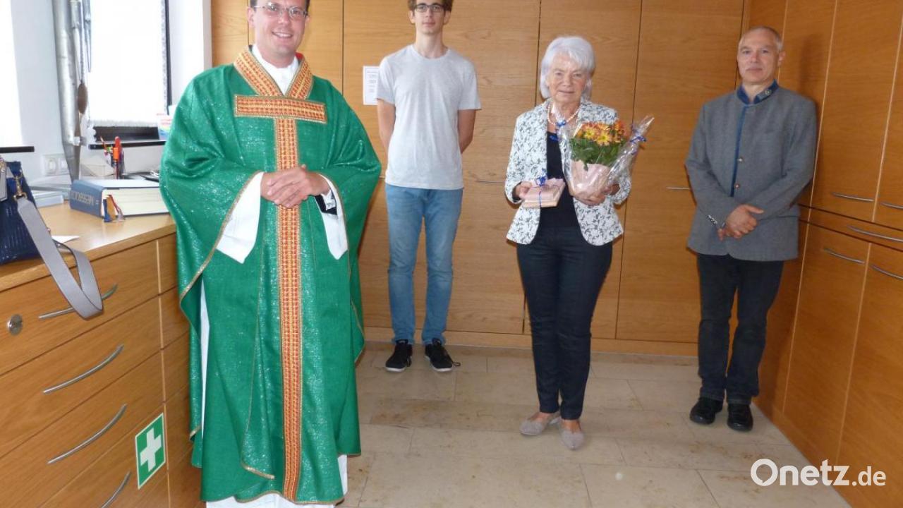 Langjährige Mesnerin: Annemarie Kuchenreuther verabschiedet | Onetz
