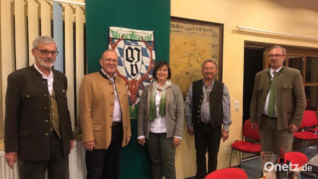 Anton Fuchs führt die Jägerkameradschaft Auerbach an | Onetz