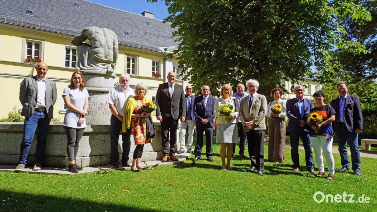 Oberbürgermeister dankt verdienten Mitarbeitern der Stadt Marktredwitz | Onetz