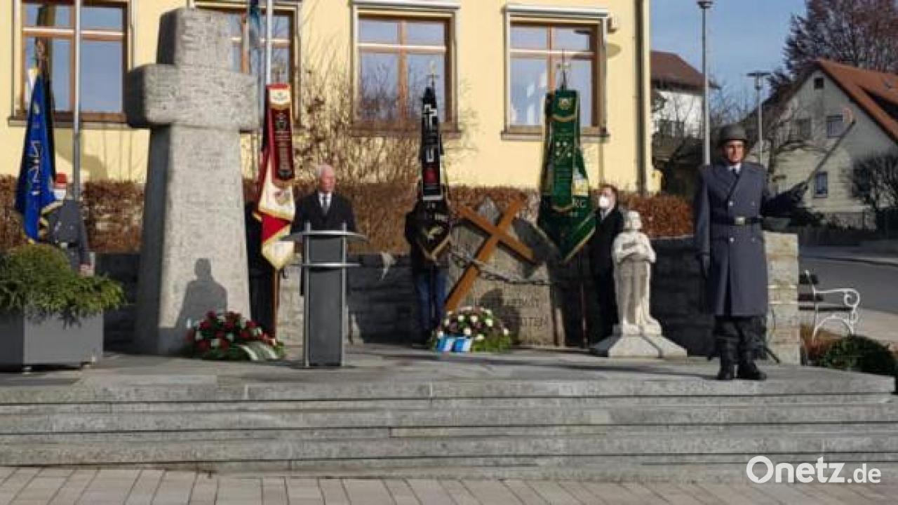 Gemeinde Neusorg gedachte am Volkstrauertag der Opfer von Krieg und Gewalt | Onetz