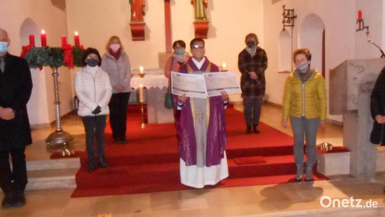 KAB-Ortsverband Immenreuth übergibt Spende an Kaplan Justin | Onetz