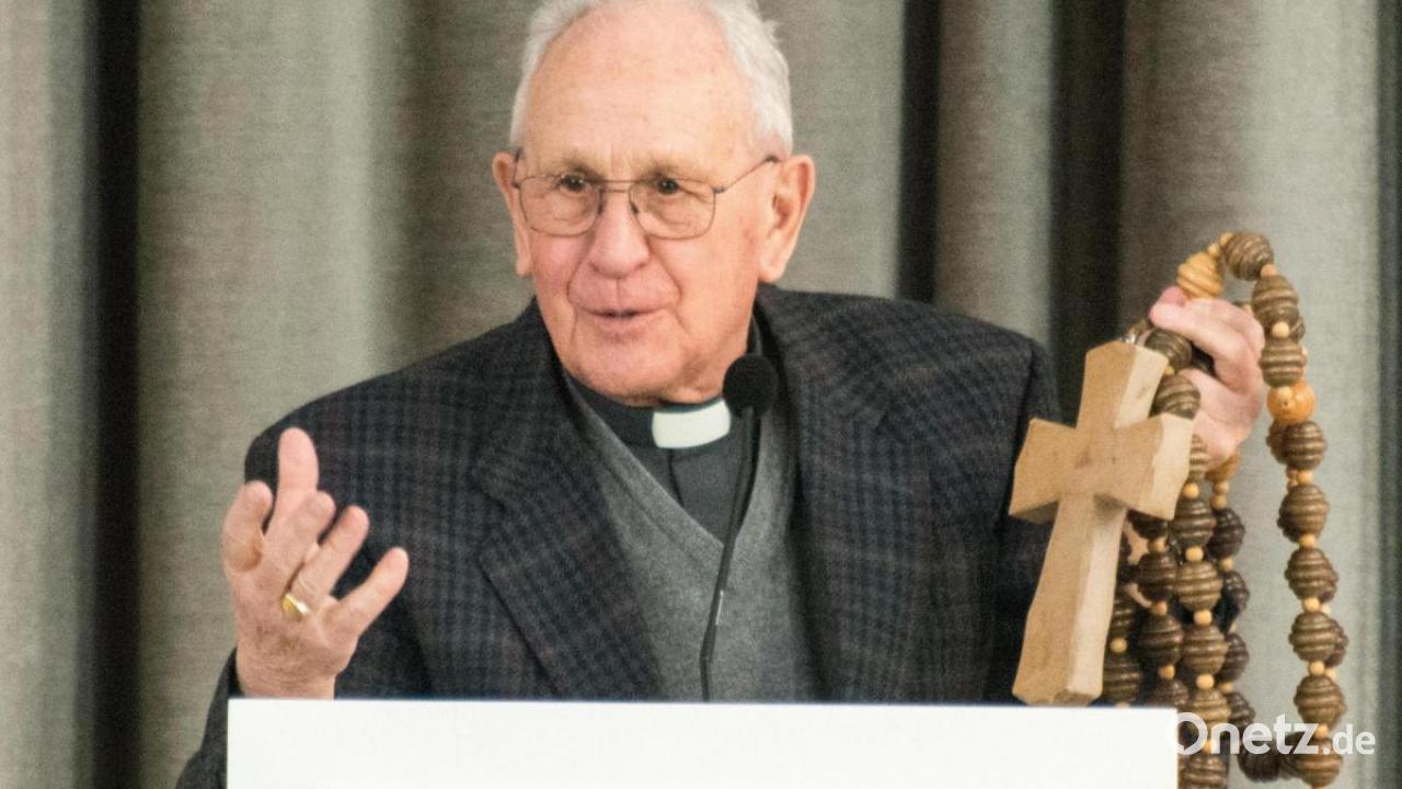 Bistum Regensburg trauert um Bischof Hubert Bucher | Onetz