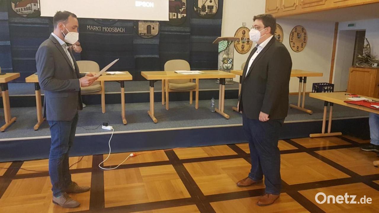 Christopher Hanauer (SPD) als Marktrat vereidigt | Onetz