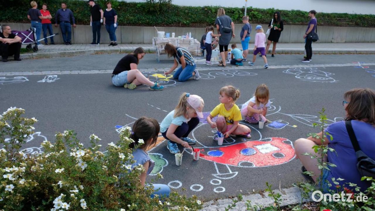 Ferienprogramm in der Stadt Eschenbach endet mit Straßenmalen von CSU, JU und FU | Onetz