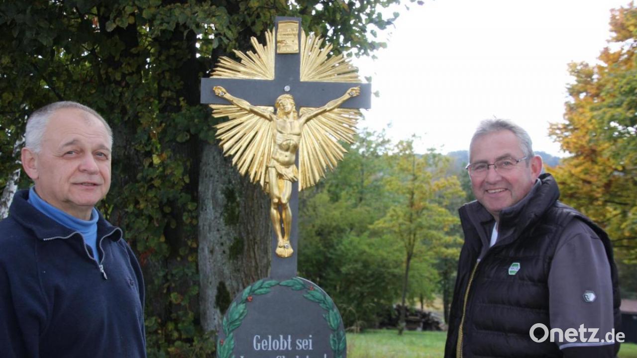 Feldkreuze in Thanhausen erstrahlen in neuem Glanz | Onetz
