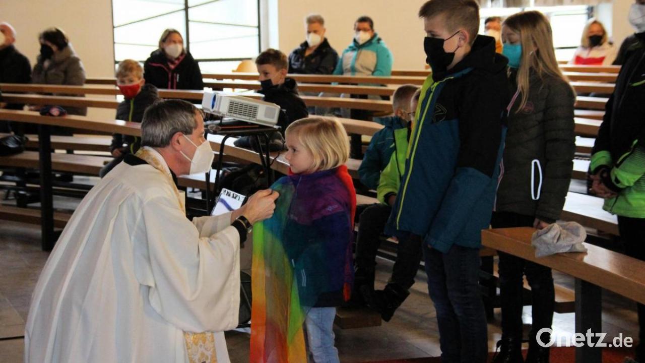In Pfarrei Schmidmühlen Kindersegnung am Neujahrstag | Onetz