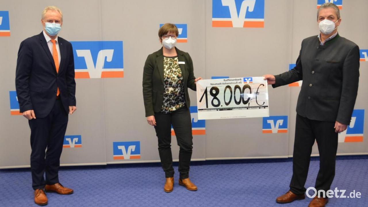 Raiffeisenbank Vohenstrauß spendet 18.000 Euro an 40 Vereine | Onetz