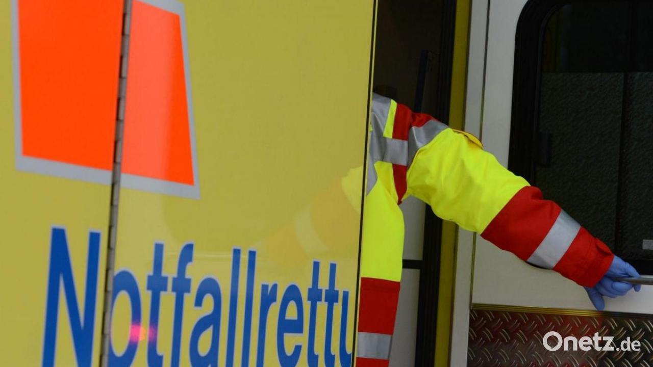 Kinder bei Autounfall verletzt: Fahrer begeht Fahrerflucht | Onetz