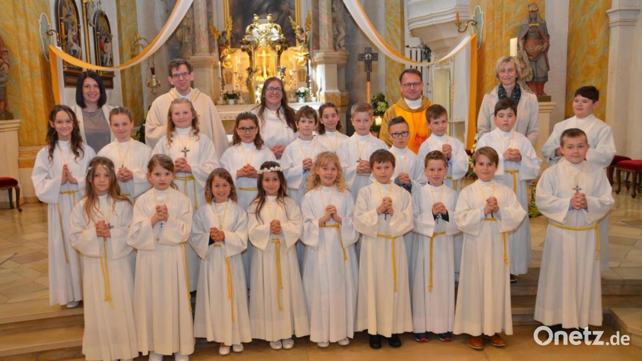 20 Buben und Mädchen aus Vohenstrauß empfangen erstmals den Leib ...