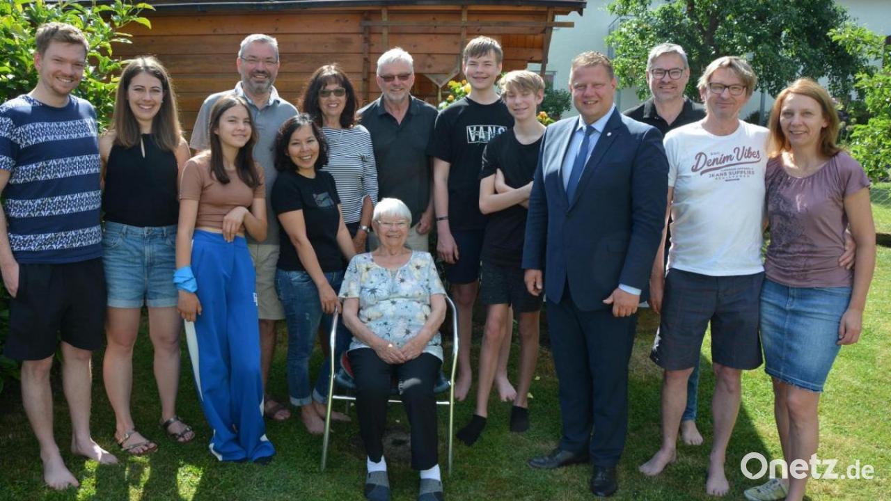 Viele Glückwünsche für Rosemarie Roch zum 85. Geburtstag | Onetz