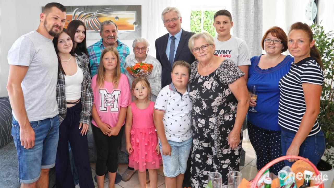 Vertreibung, Krieg und Repressalien überstanden: Ida Fuchs feiert in ...