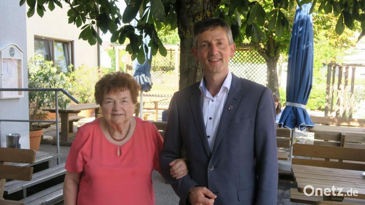 Wirtin Anna Maria Reif aus Ursensollen feiert 80. Geburtstag | Onetz