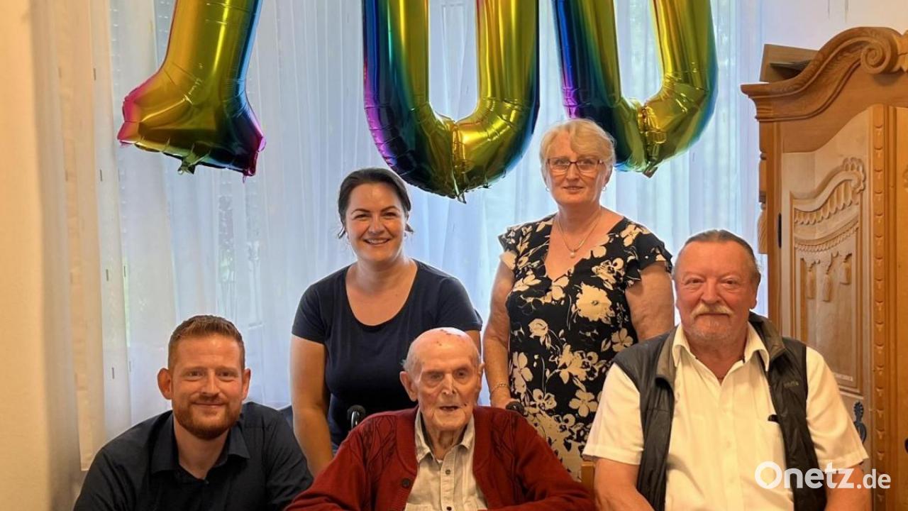 Hans Guggenmos feiert im Sindersberger Altersheim 100. Geburtstag | Onetz