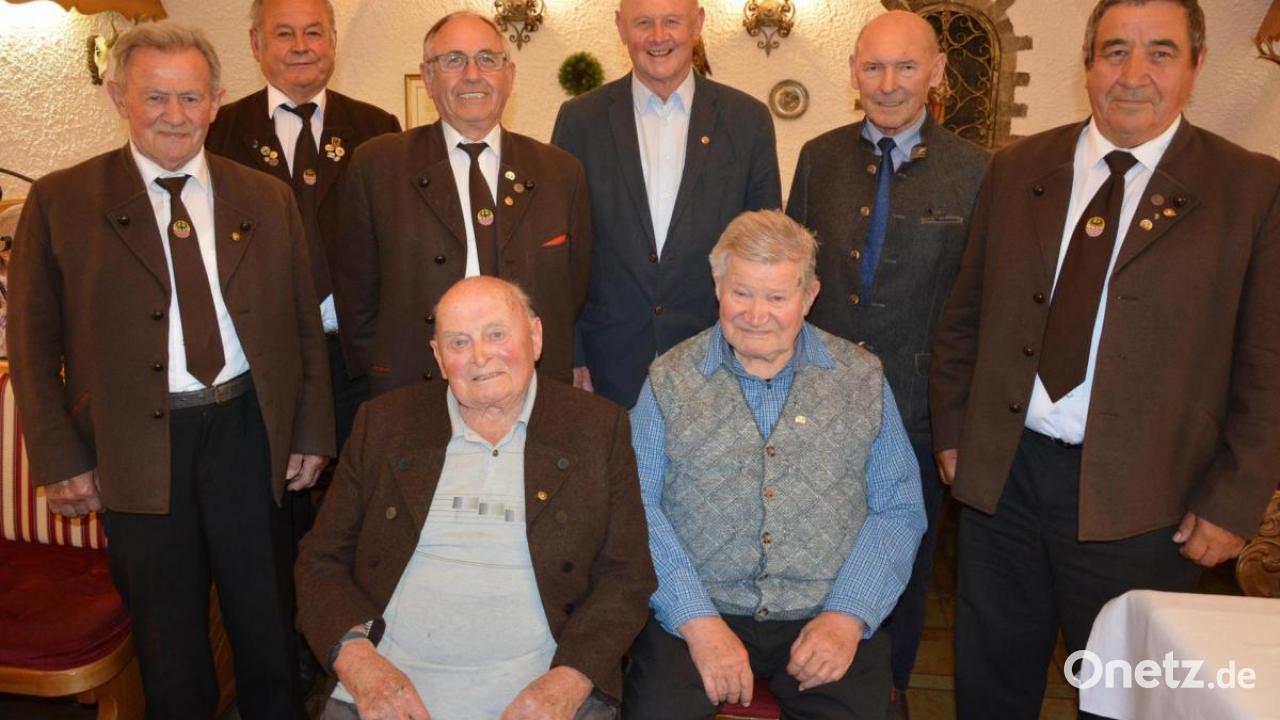 Eghalanda Gmoi Waldsassen verleiht Bundesehrennadel an Edmund Bittner ...